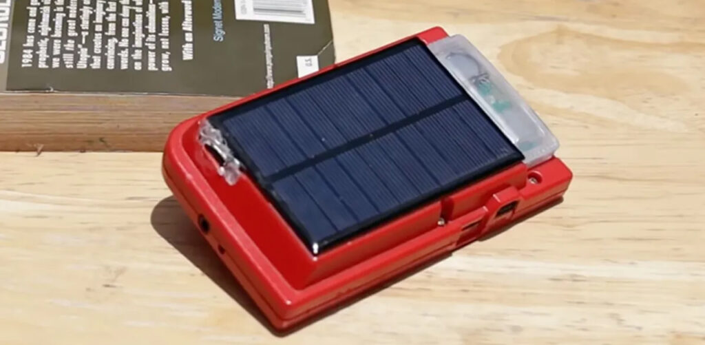 Este é o único Game Boy do mundo que funciona com energia solar e o bom ...